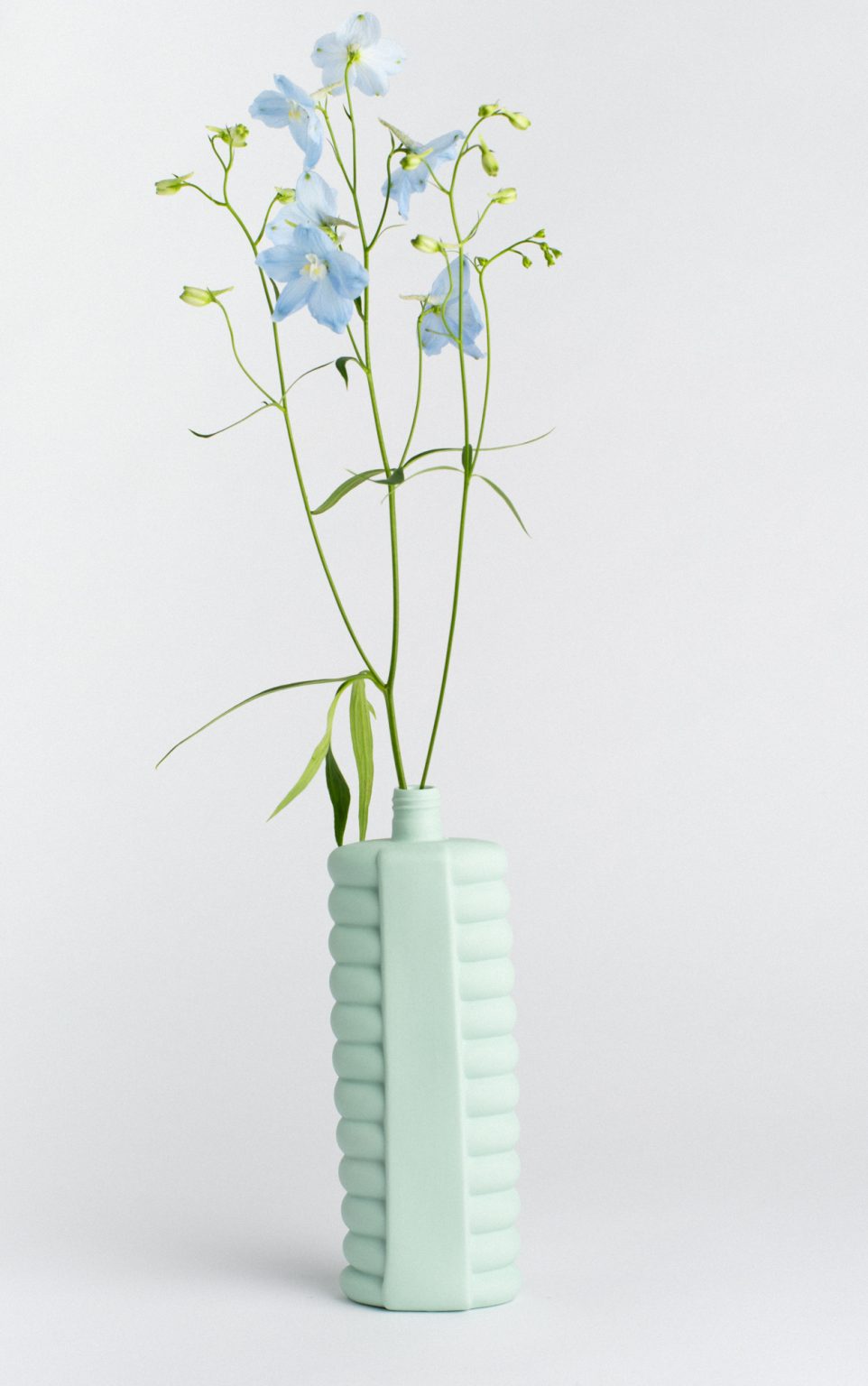 porcelain bottle vase #21 moss – Foekje Fleur